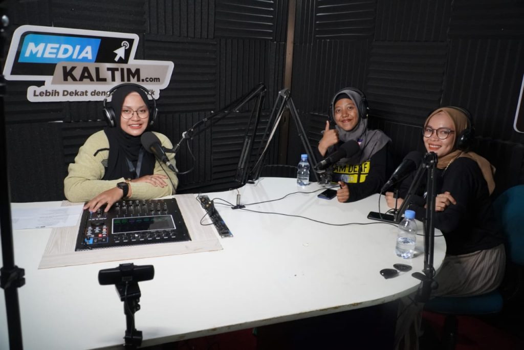 Mengenal Bahasa Isyarat Bersama Komunitas Genap Tuli Bontang - RADAR ... Mengenal Bahasa Isyarat Bersama Komunitas Genap Tuli Bontang - RADAR ...