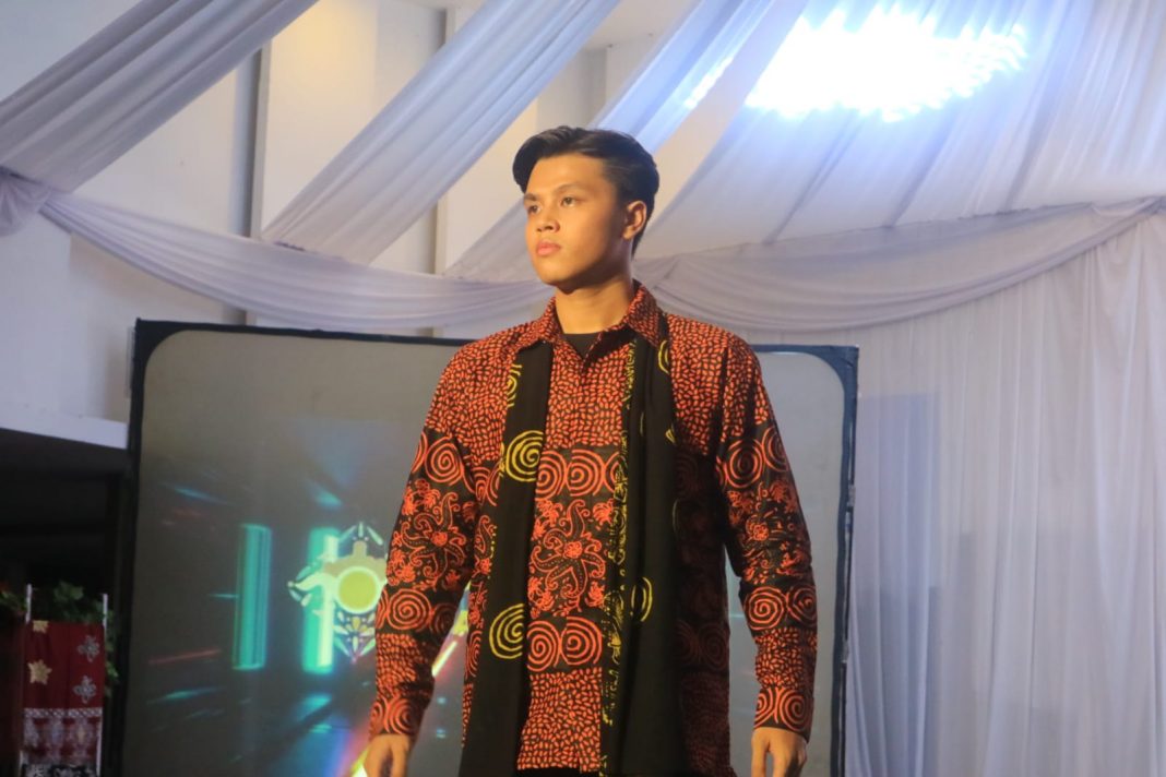 Bontang Batik Night, Ajang Perkenalkan Batik Lokal Khas Bontang - RADAR ...