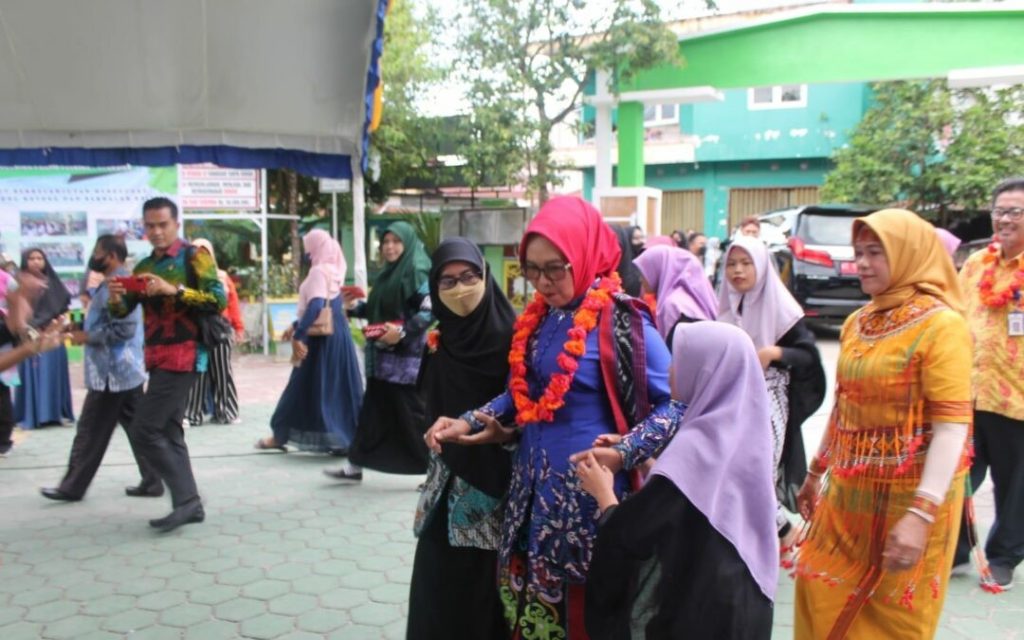 Gelar Pekan Raya, SDN 006 BS Launching Telang dan Jahe - RADAR BONTANG