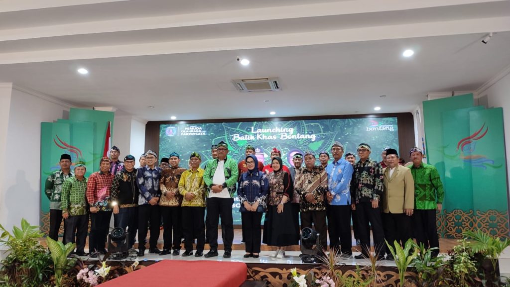Resmi Dilaunching, Wali Kota: Batik Khas Bontang Bebas Dipakai Siapapun ...