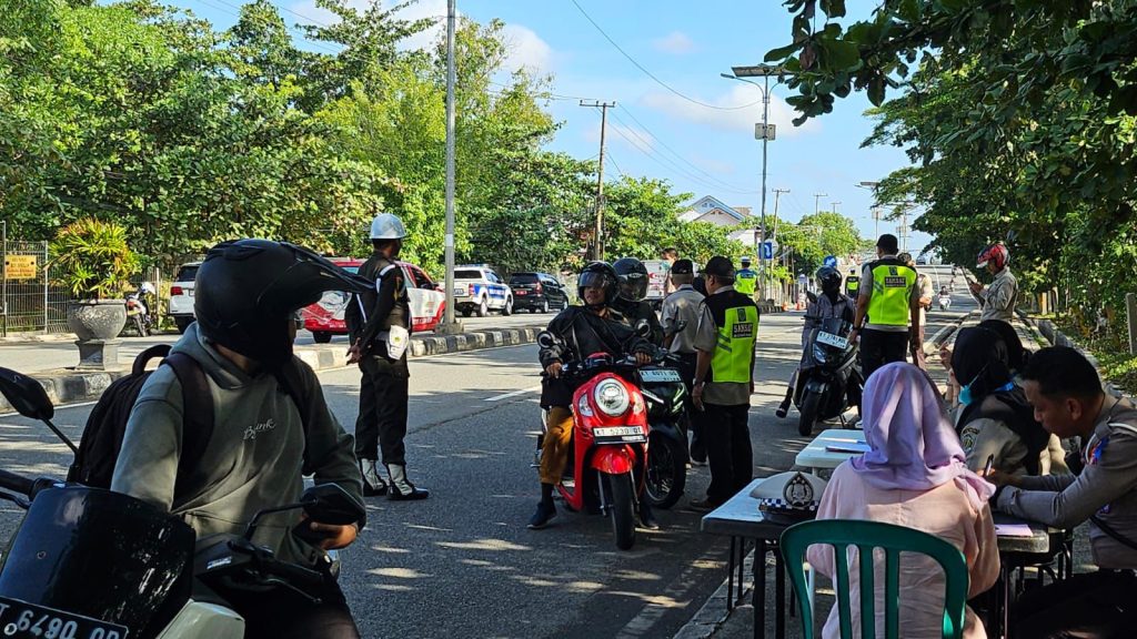 129 Pengendara Langgar Aturan Terjaring Selama Operasi Keselamatan Mahakam 2024 - RADAR BONTANG